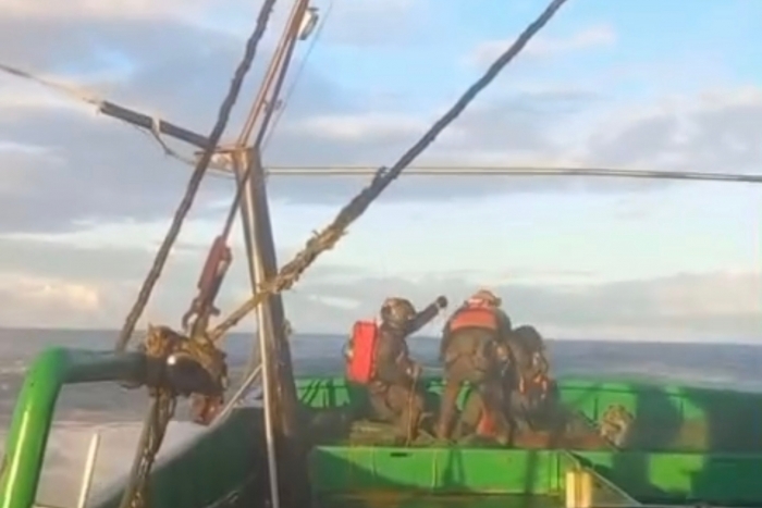 Pescador morre após acidente com guincho de embarcação em alto-mar no ...